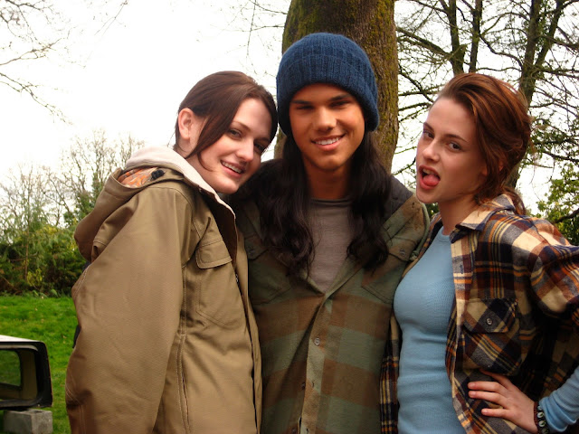 LutzBonePatStew: New/Old Pic From the set of Twilight & Old Pic Now in HQ