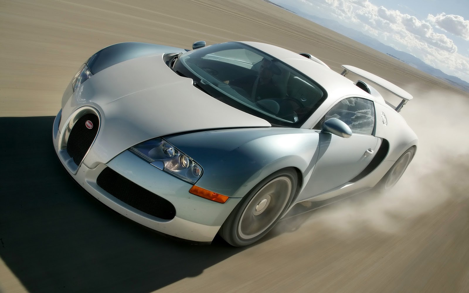 Top 31 Most Beautiful And Fabulous Bugatti Car Wallpapers In HD