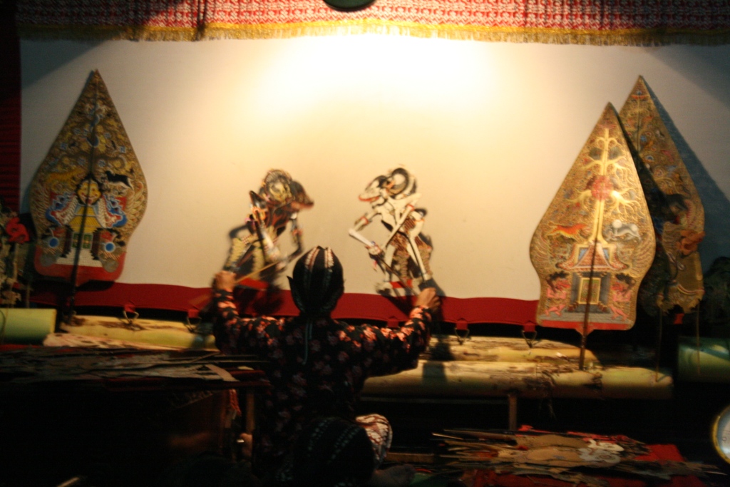 WAYANG KULIT di balik layar tancap...;) | Hamka Kecil