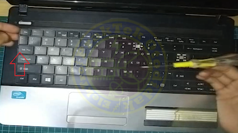 cara bongkar pasang keyboard laptop - PRAKTEK OTODIDAK