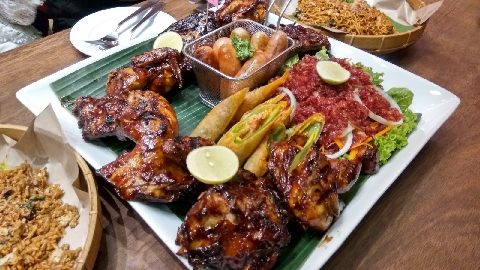 It's About Food!!: Naughty Nuri's Warung @ Burmah Road