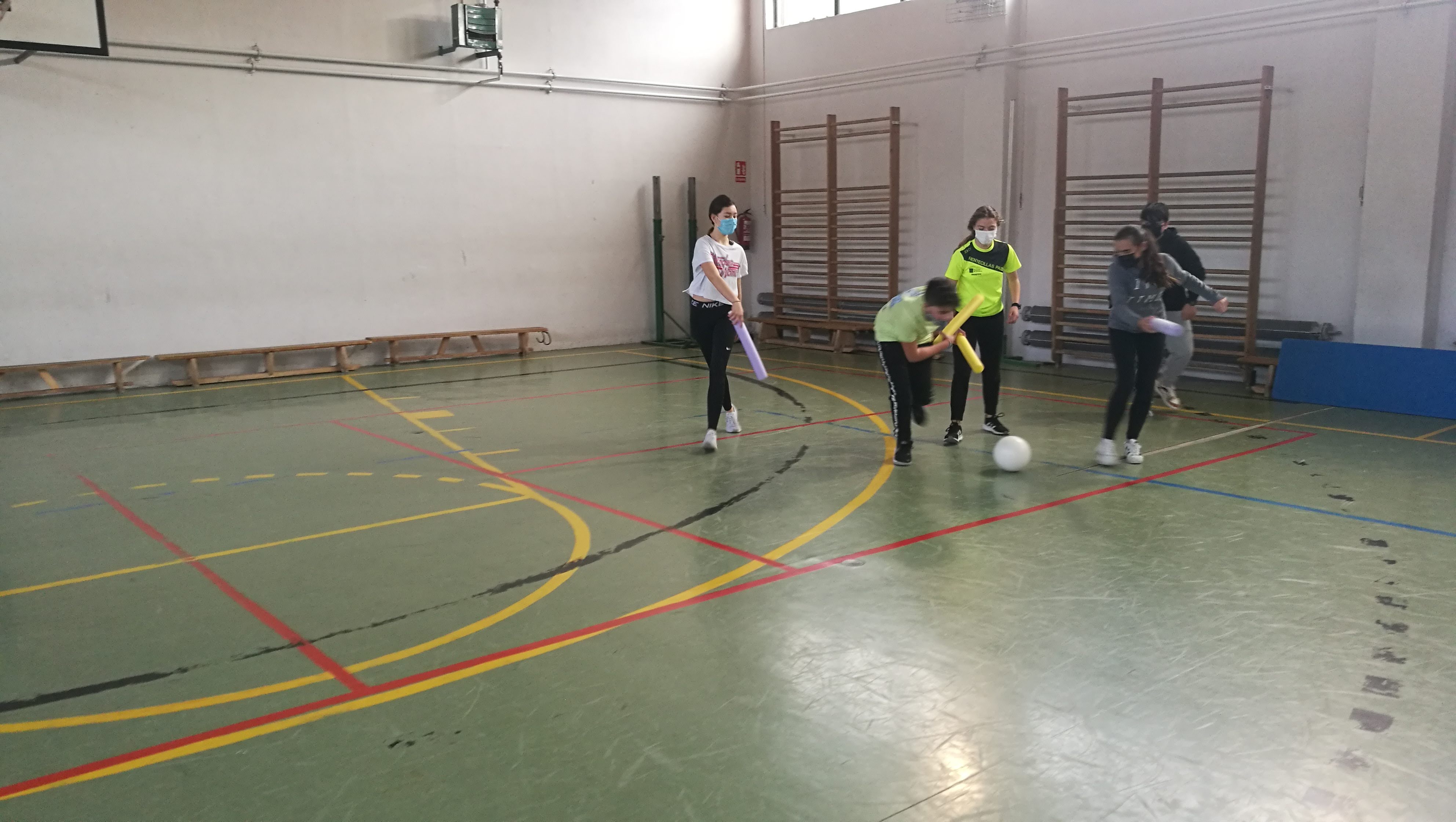 TU PROFE DE EDUCACIÓN FÍSICA: INICIACIÓN AL ESGRIMA CON SABLE ESPUMA