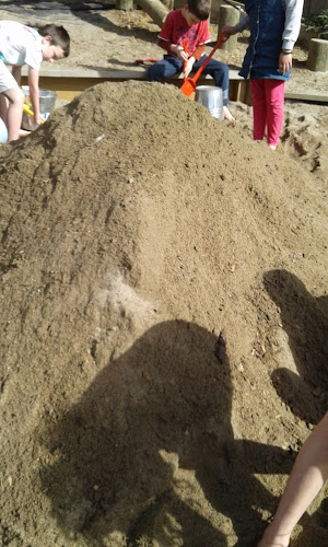 Akomanga 18: Building the biggest Sandpit Volcano