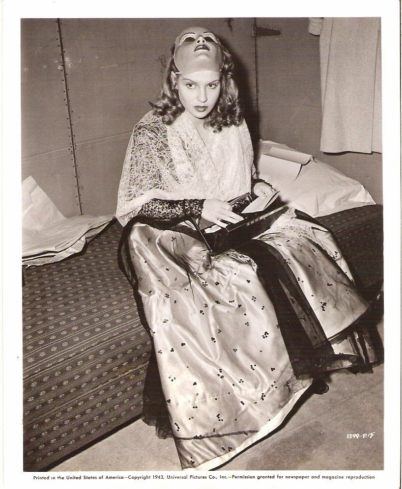 Slice of Cheesecake: Betty Field, pictorial