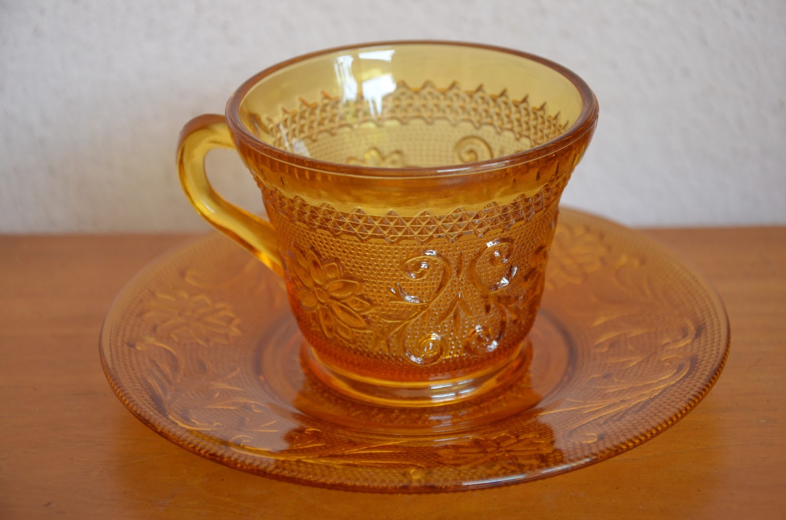 Sambas Antik: Tiara Exclusives Glass Ware Since 1984 made in Indiana (NOS)