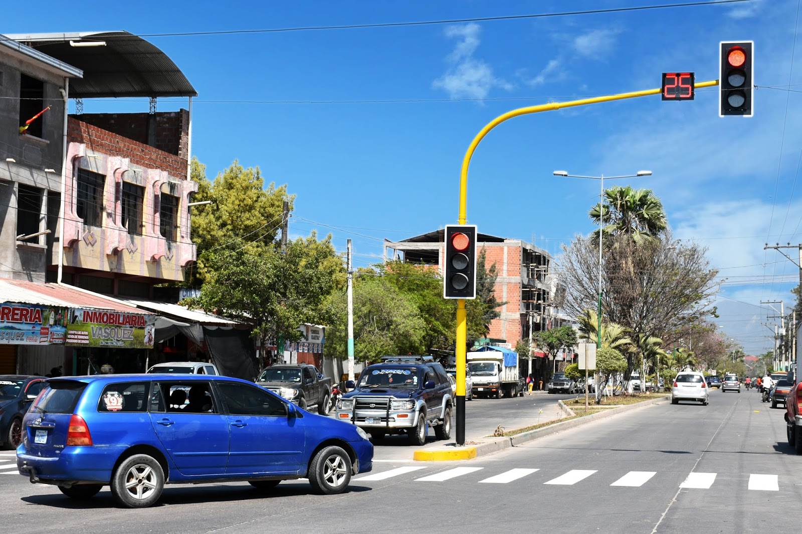 Con implementación de modernos semáforos, Alcaldía mejora la ...