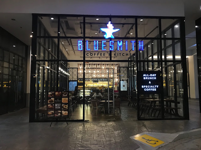 Eating Brunch for Dinner at Bluesmith Coffee & Kitchen - Gastronomida