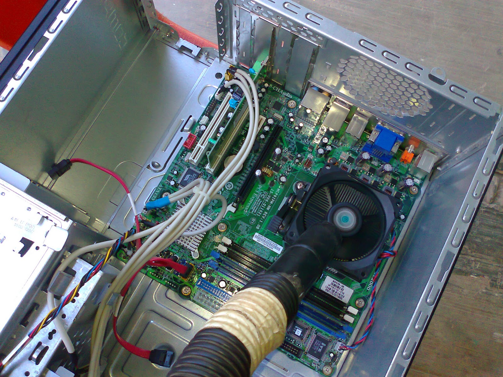 ENSAMBLE: PRACTICA 6: MANTENIMIENTO Y LIMPIEZA DE UN CPU