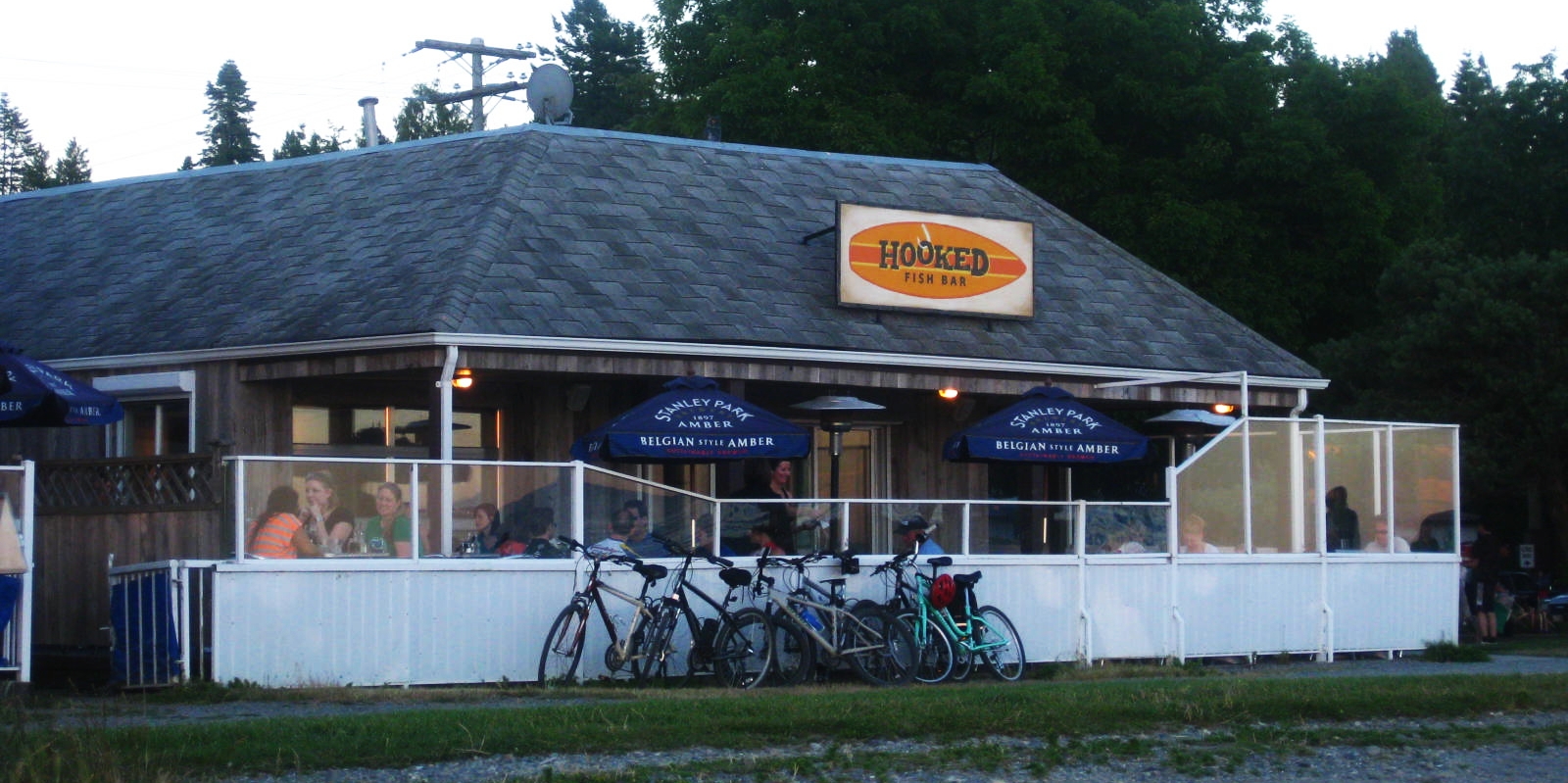 First We Cheers: Hooked Fish Bar - South Surrey, Crescent Beach