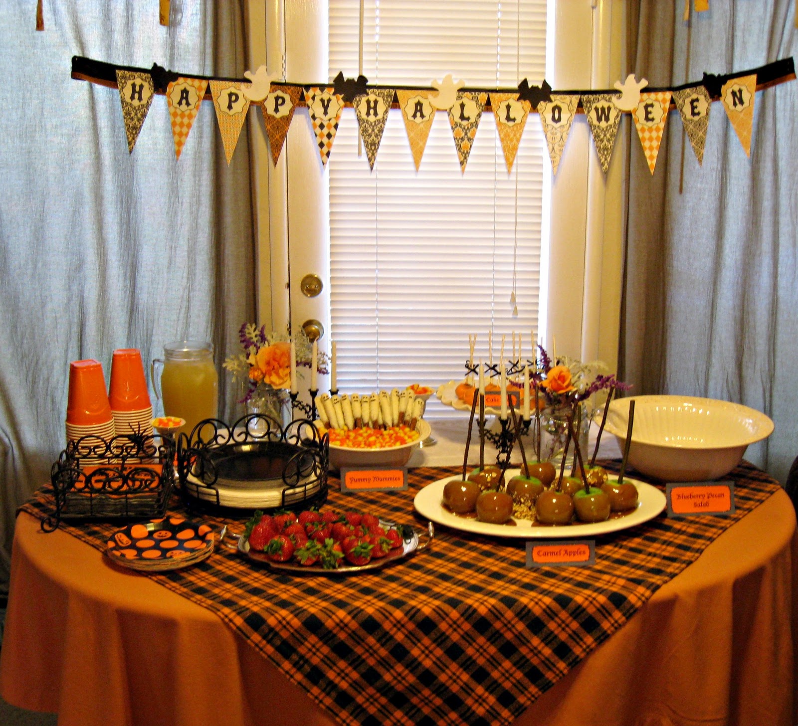 The kitchen Chronicles Of A Housewife: Halloween party and Yummy Mummies