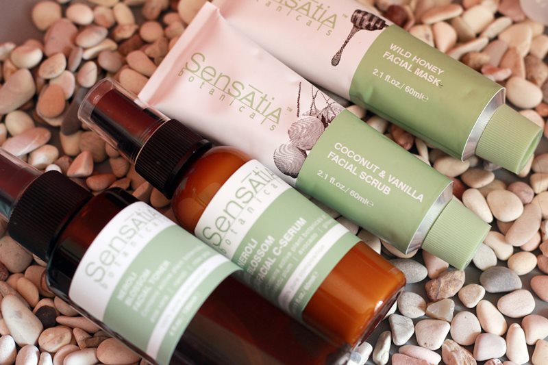 Sensatia Botanicals: C-Serum, Toner, Scrub dan Masker | Rahma Diary