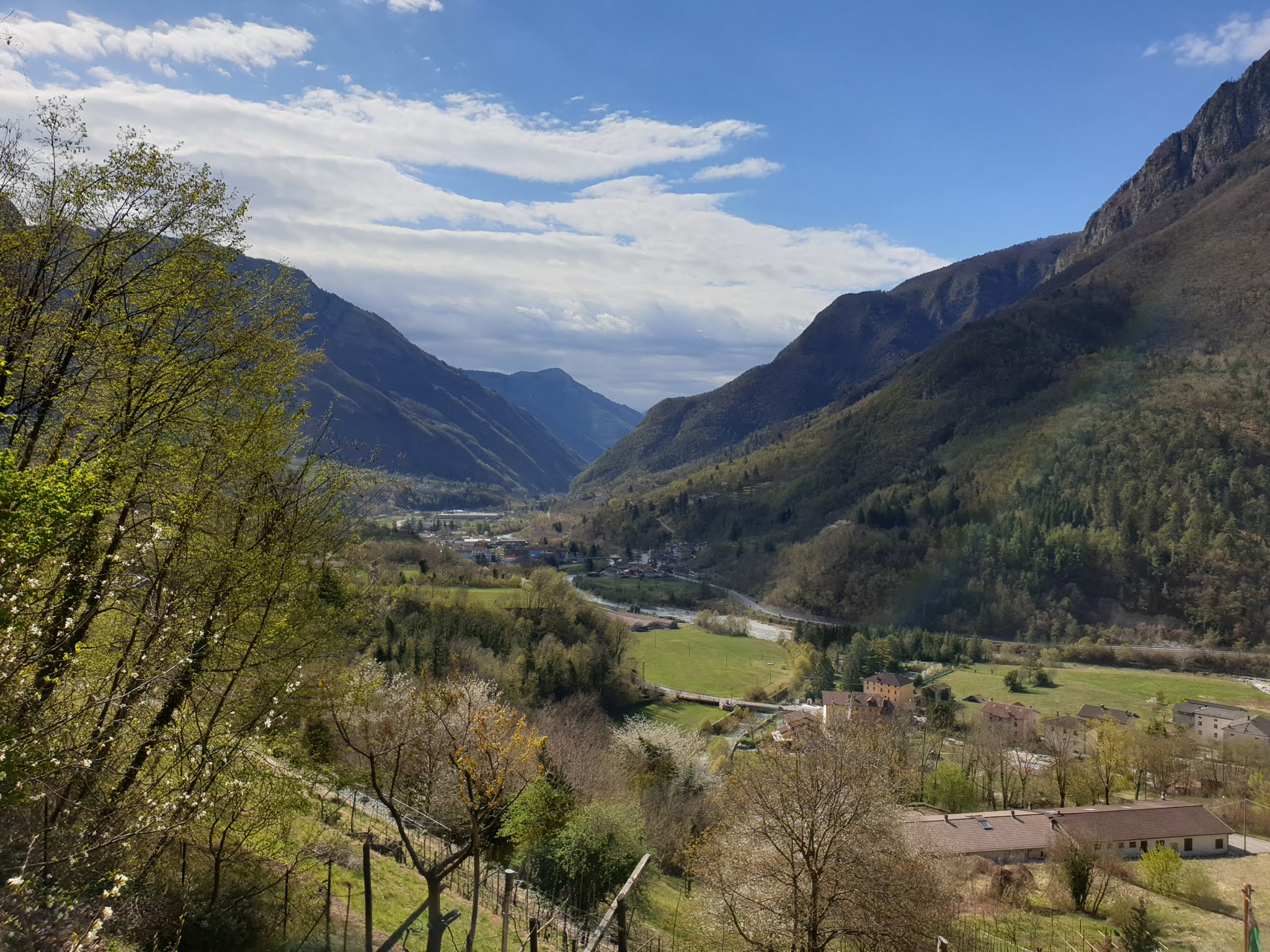 Su strade e sentieri: VALDASTICO: DA CASOTTO (m. 440) A LUSERNA (m. 1400)