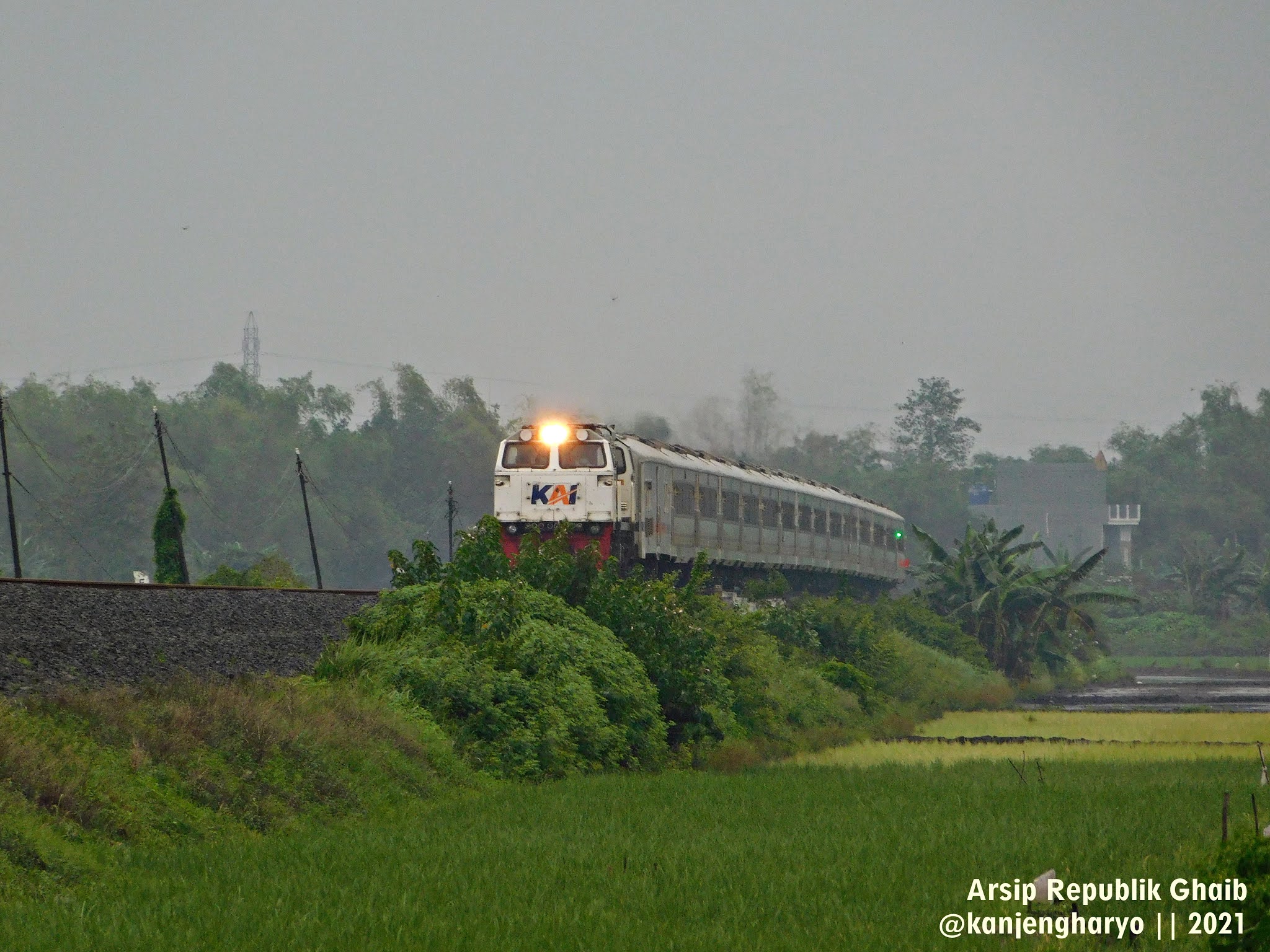 Kereta Api Indonesia: Inilah Rangkaian KA Terpanjang di Jalur Selatan ...