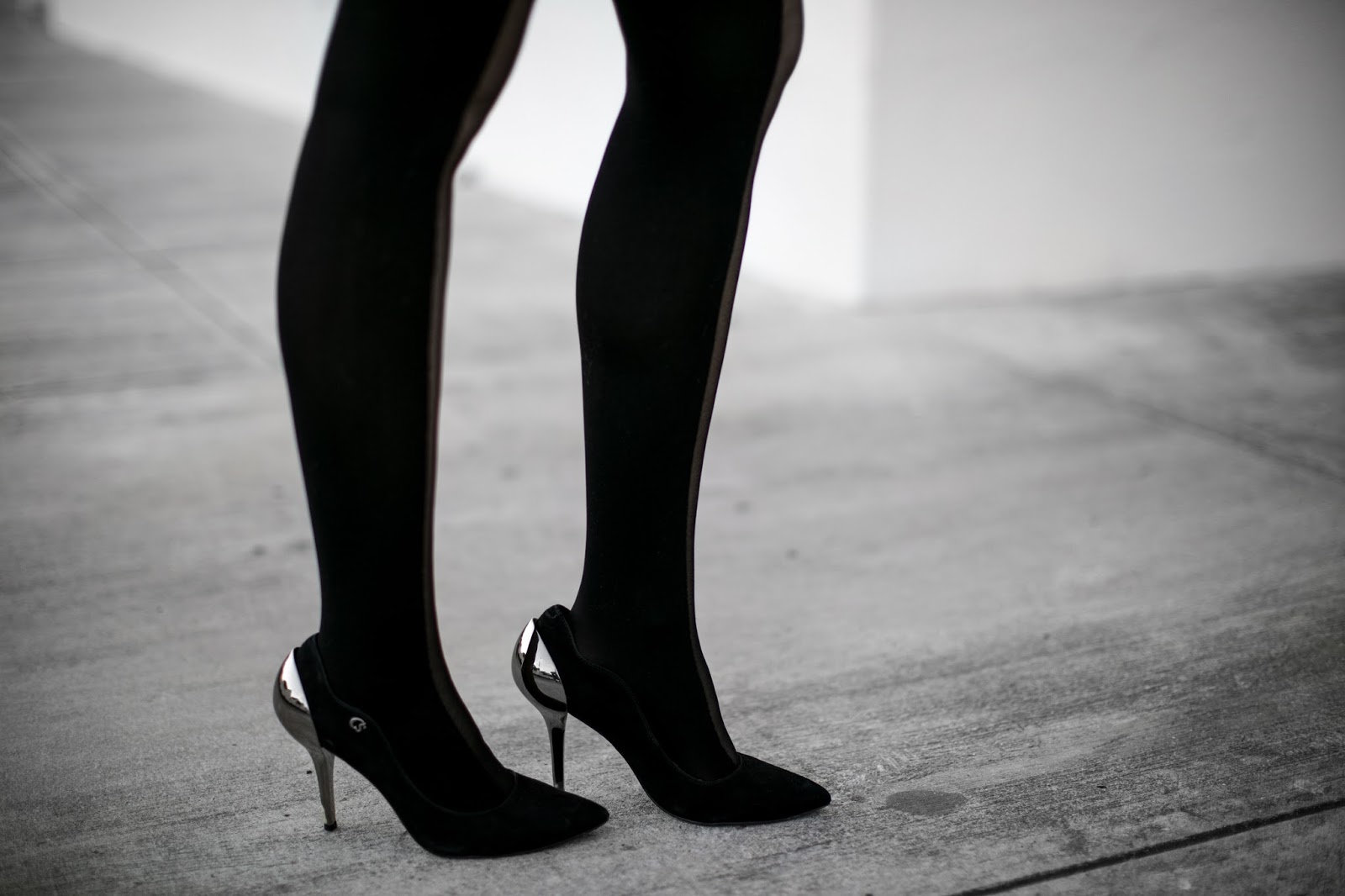 HOW TO ROCK THE STOCKINGS TREND! | THE BIG BROWN EYES