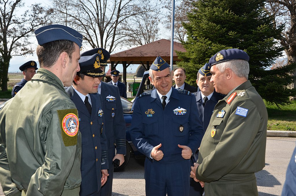 ΕΠΙΣΚΕΨΗ ΑΡΧΗΓΟΥ ΓΕΕΘΑ ΣΤΗΝ 111 ΠΤΕΡΥΓΑ ΜΑΧΗΣ | KRANOSGR