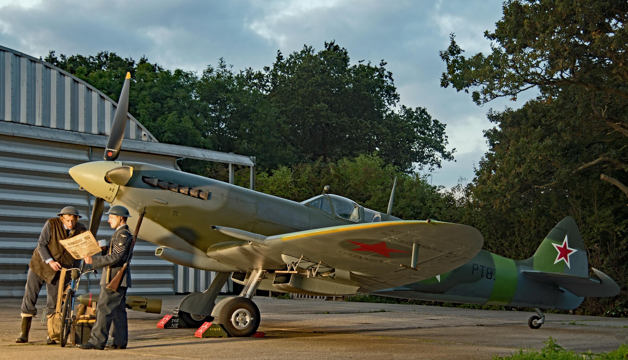 The Russian Spitfire PT879 (The Hangar 11 Collection) North Weald ...