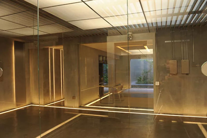 ex machina — este edificio no es una casa