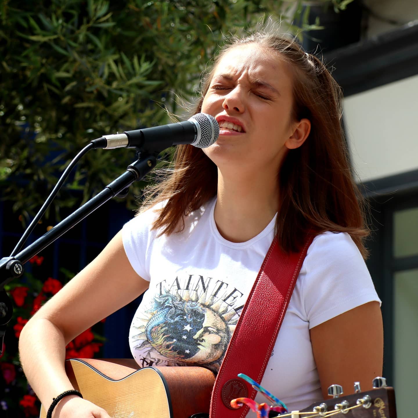 Allie Sherlock - 📖