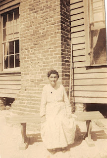 Heirlooms and Heritage: Fearless Females: She's Newsworthy