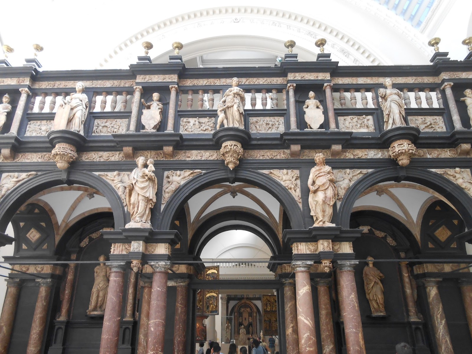 New Liturgical Movement: A Dutch Renaissance Rood-Screen