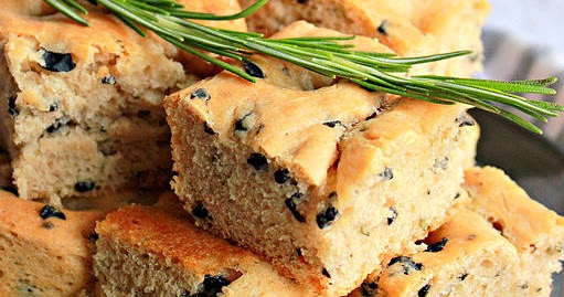 Aromatic Cooking: Olive Focaccia Bread