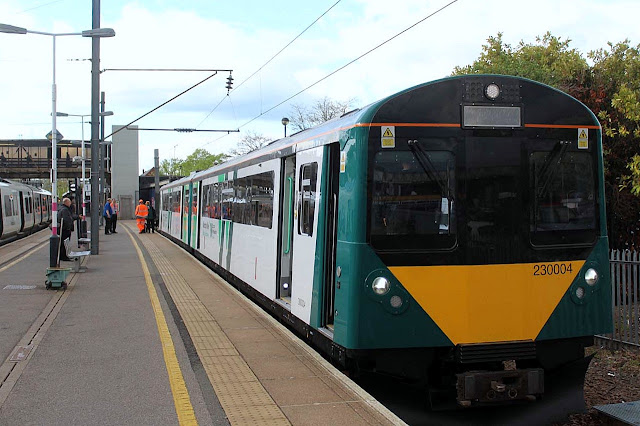 Class 230 trains - LET'S EXPLORE TRAVELING UNIVERSE