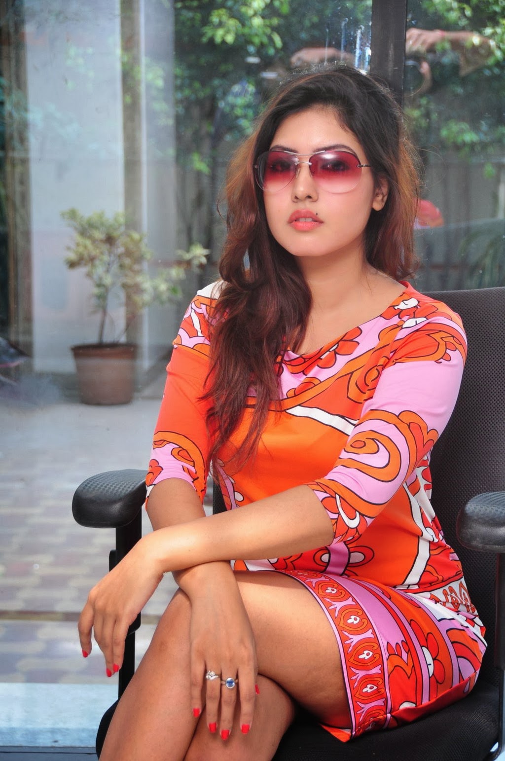 Actress Komal Jha Expose Thunder Thigh Photo Gallery - ACTRESSMAIL