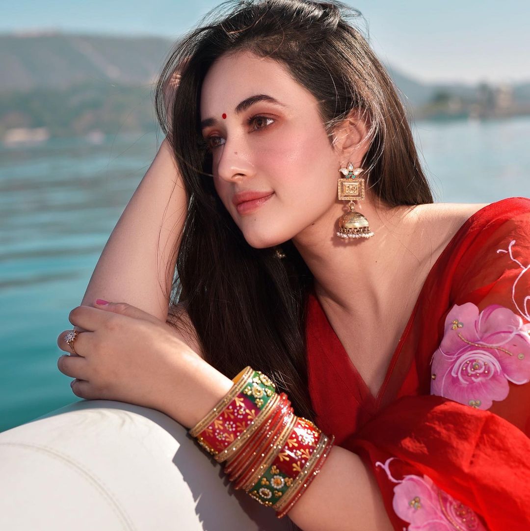 Maximum Newz- Latest Photos and Bios