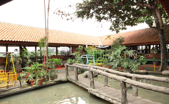 Kecutasem Blog: Resto Saung Kuring Bogor