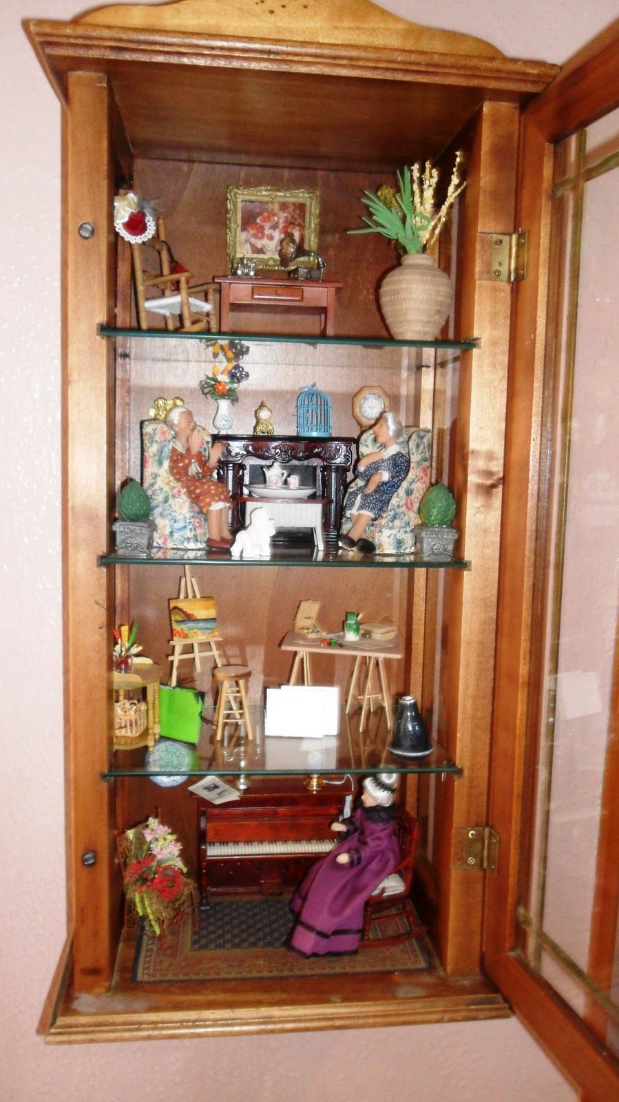 El Raconet de les Minis: Vitrina antigua para restaurar