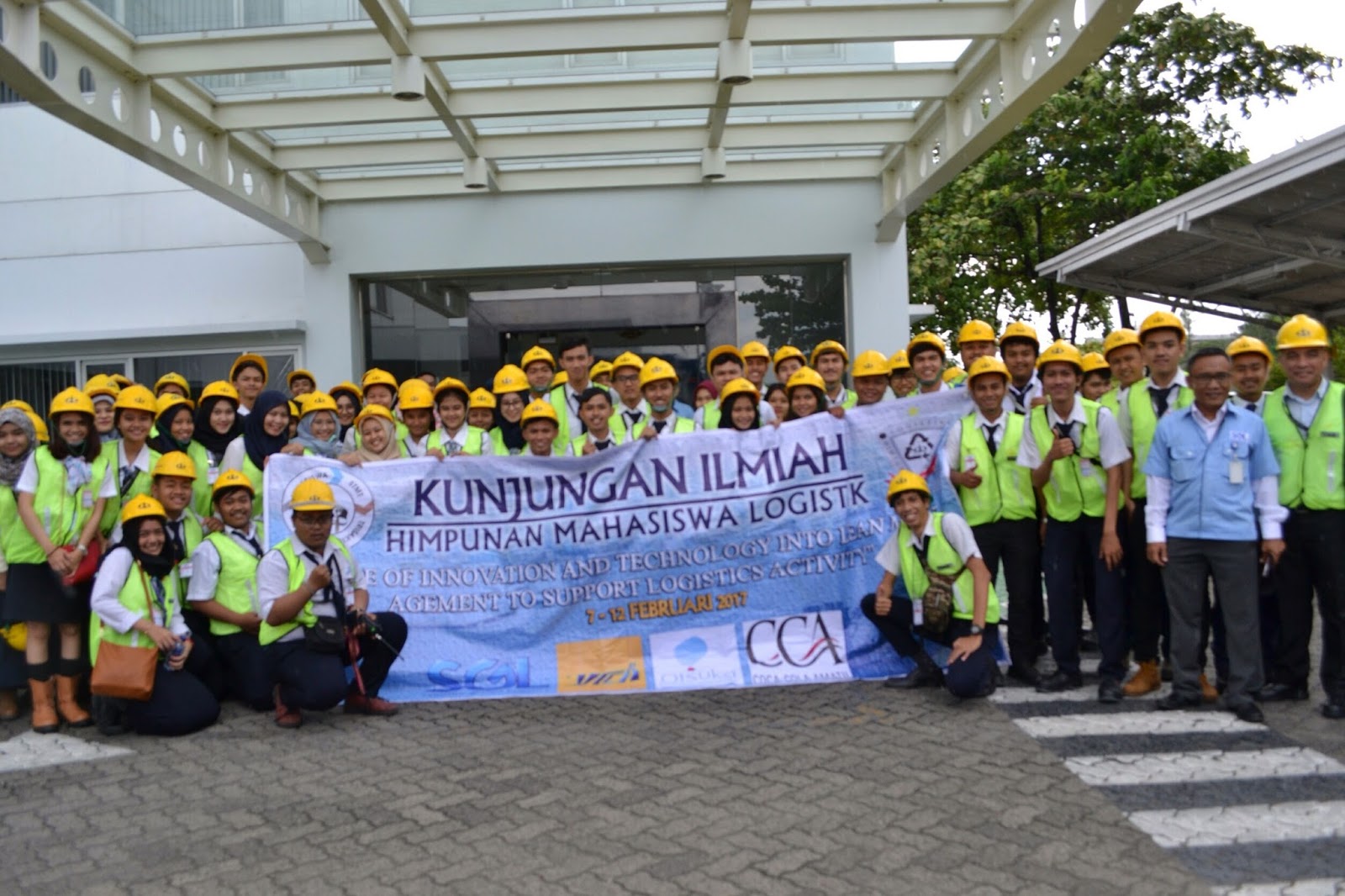 ALASAN MEMILIH STMT TRISAKTI DAN MEMILIH JURUSAN MANAJEMEN LOGISTIK DAN ...