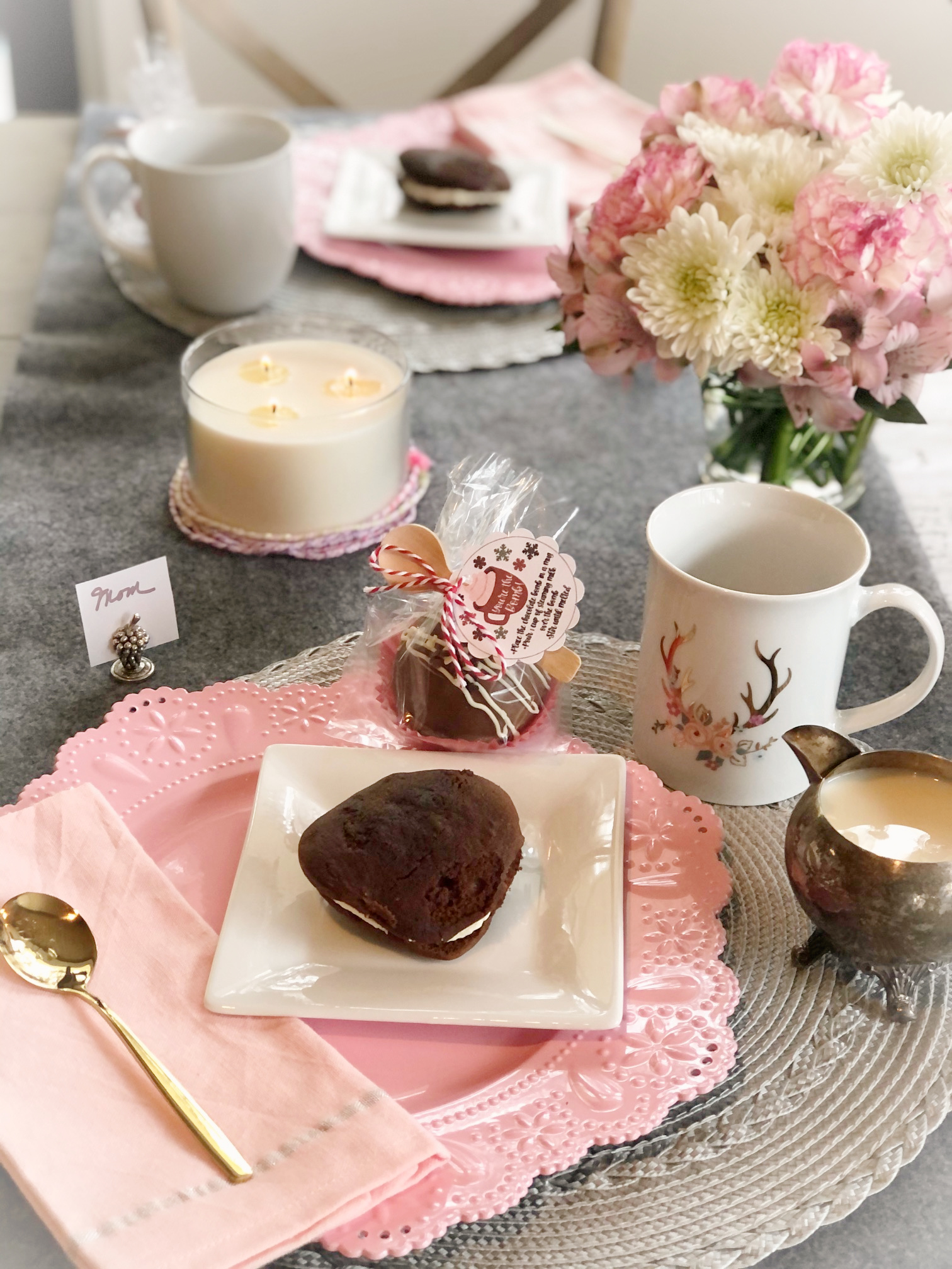 DesignsandEvents: Chocolate Bombs: A Fun Way to Set a Table!