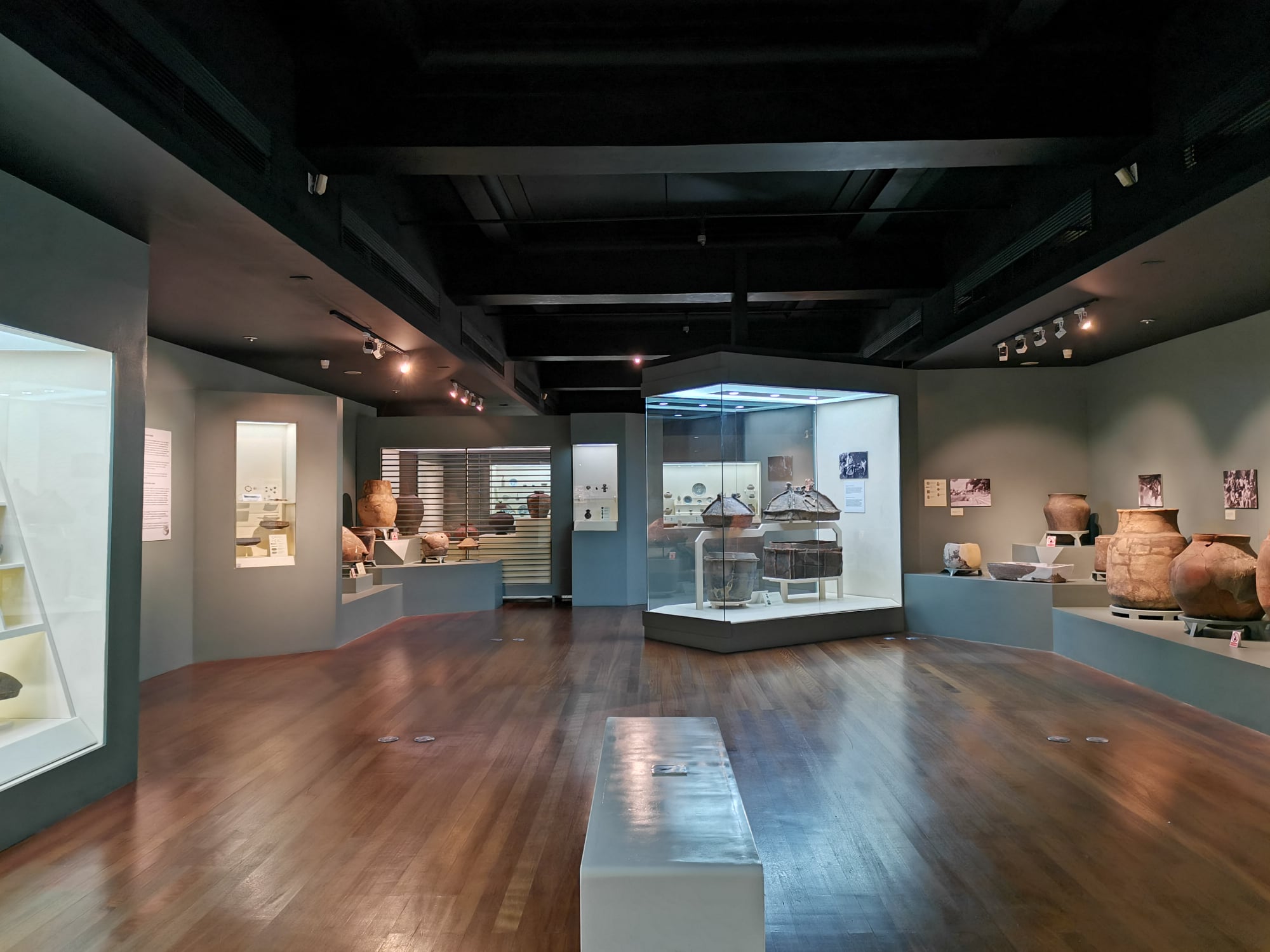 The Spouted Earthenware Effigy Jar from Pagayona Cave in Palawan ...