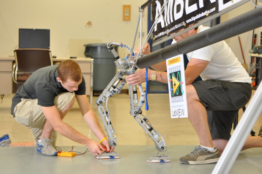 인간 처럼 걷는 로봇 다리 - Amber 2