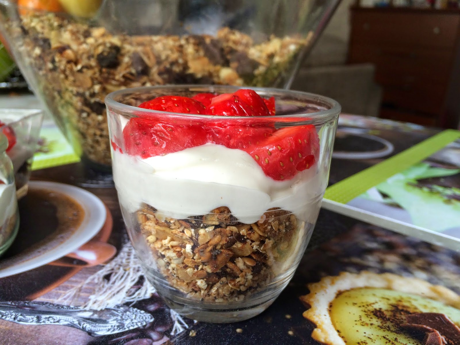 La cuisine de Marine: Verrine de granola, fraises et chantilly vanillée ...