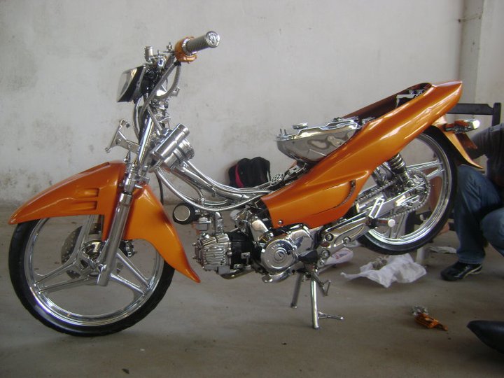 Motos al piso imágenes - Imagui