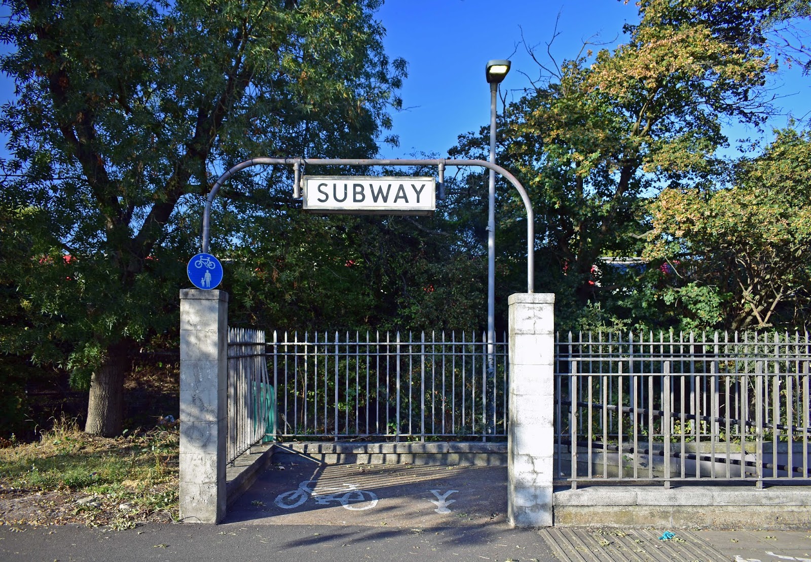 W-wa Jeziorki: Spectacularly glorious day, Ealing