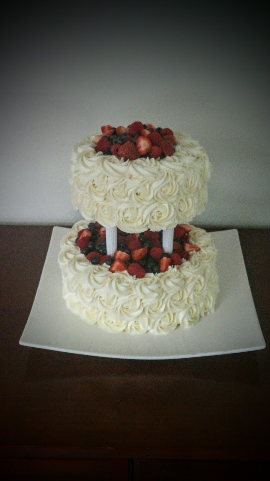 kdf CREATIONS: Traditional wedding cake
