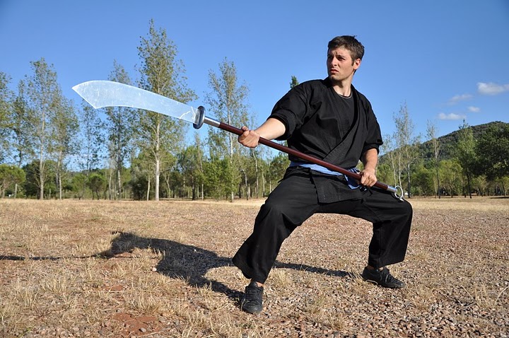 ARTS MARTIAUX PERPIGNAN: LES ARMES TRADITIONNELLES