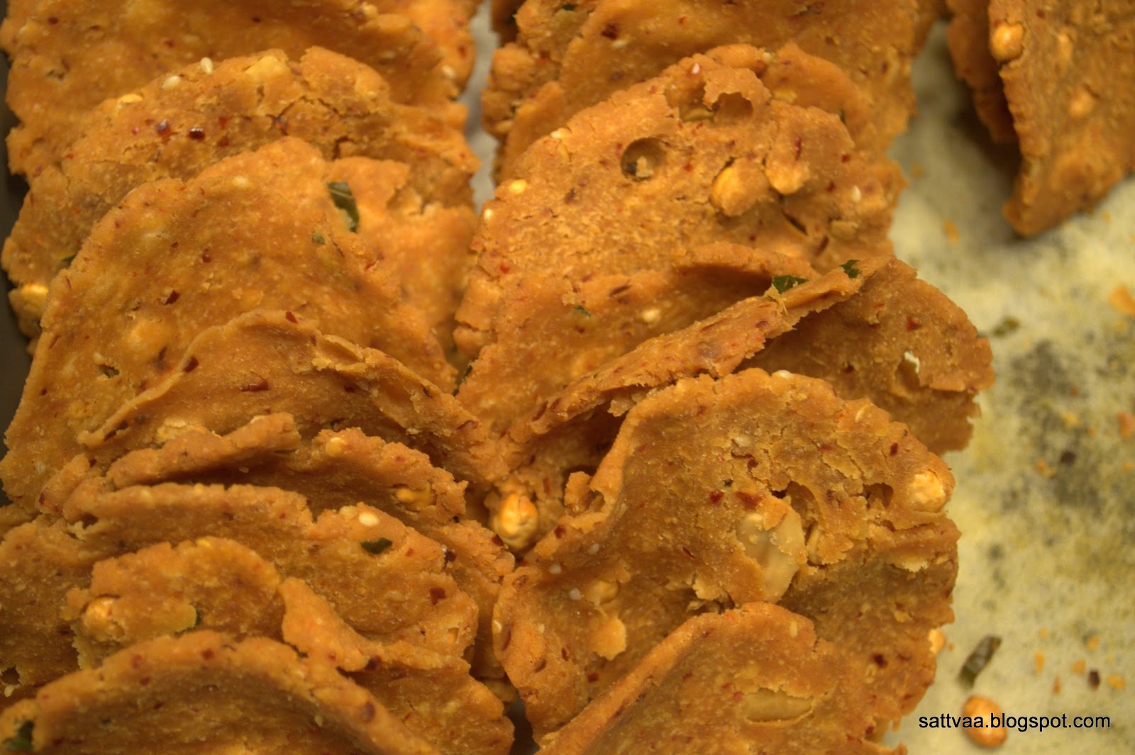 Sattvaa: Nippattu - crunchy, crispy snack