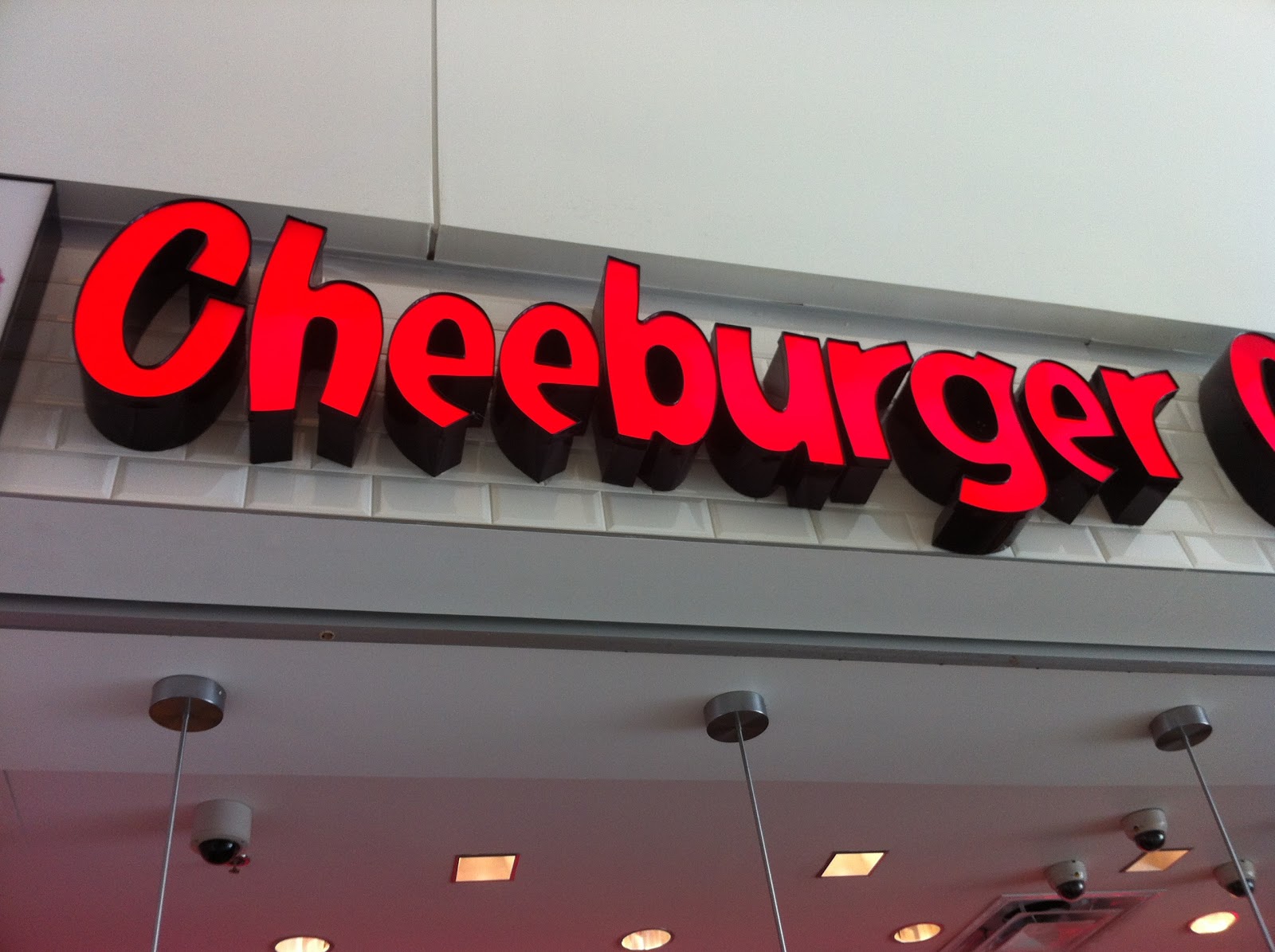 CheeseburgerMania: Cheeburger, Cheeburger Detroit Airport
