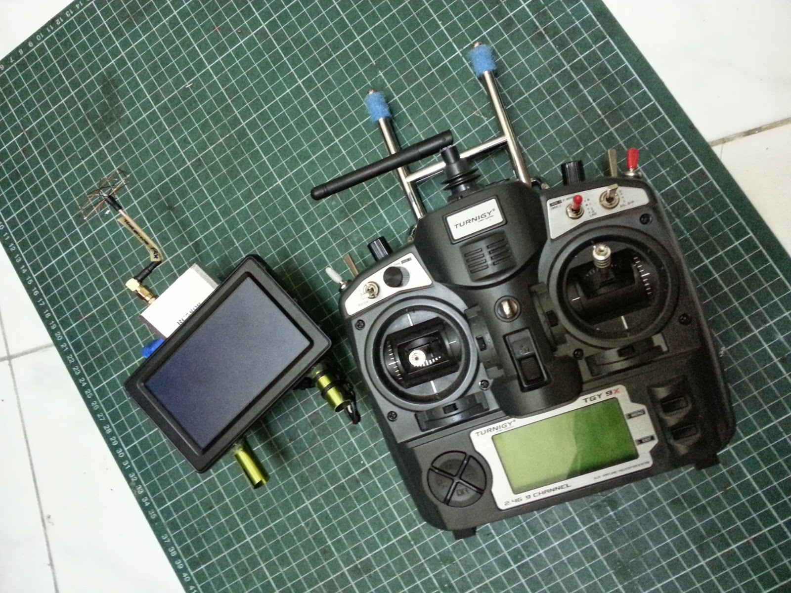 Kaysee RC World: FPV Monitor Setup