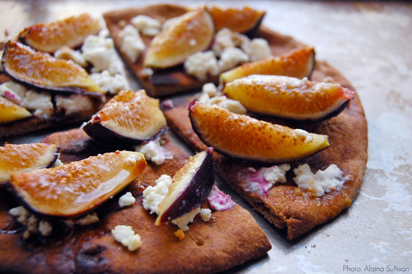 palate/palette/plate: Flatbread Pizza with Figs, Goat Cheese and Balsamic