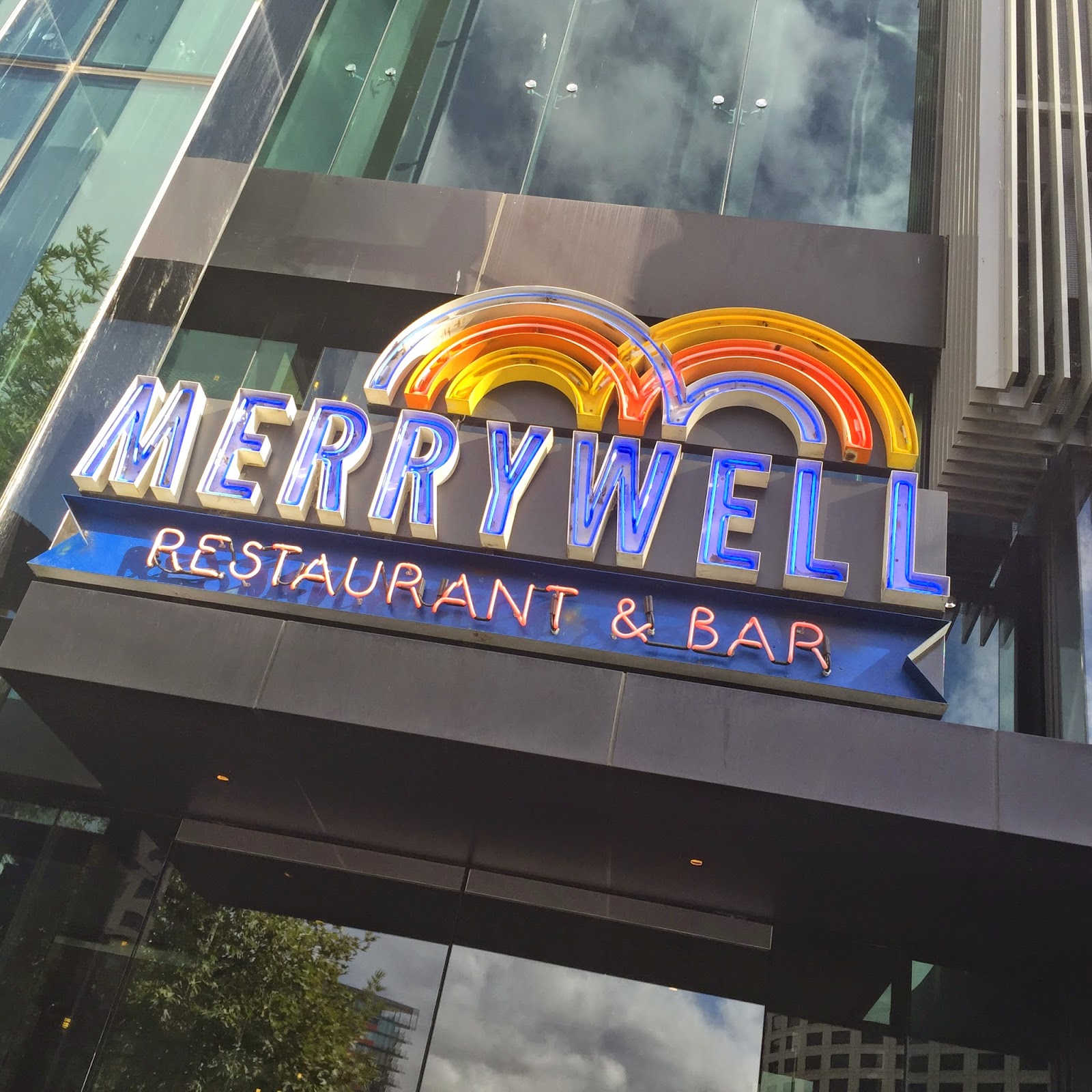Eat. Play. Shop.: Eat. @ The Merrywell (Downstairs Burger Bar)