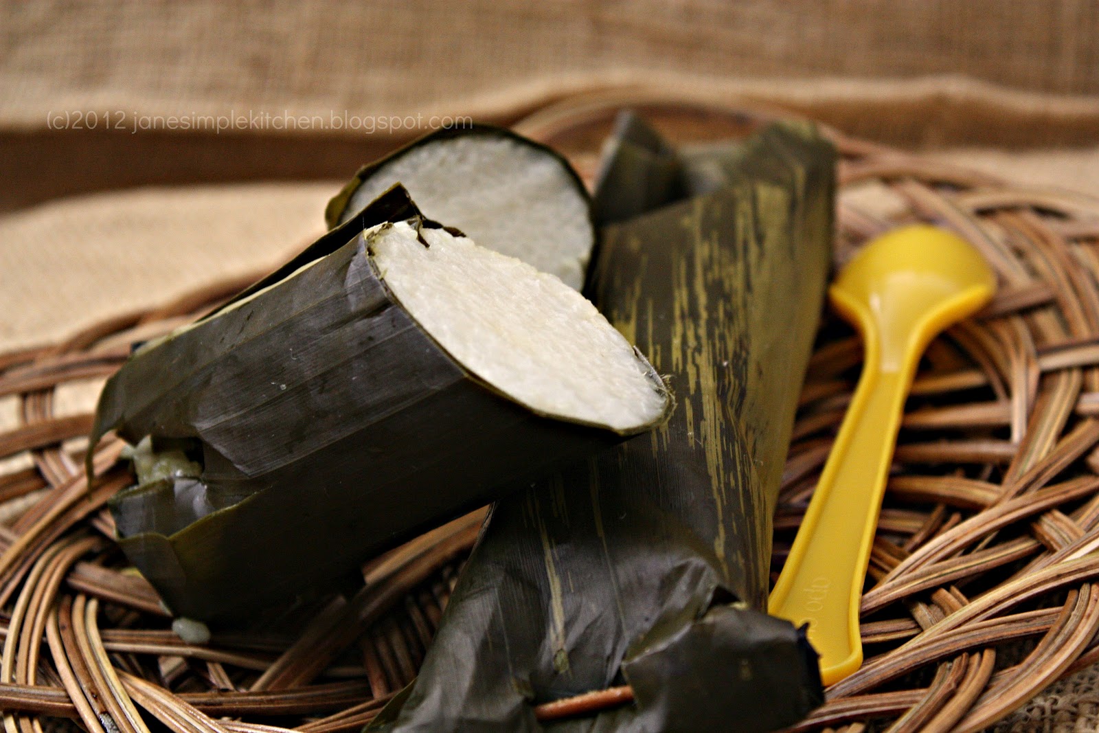 Jane's Simple Kitchen: Lontong (Rice Cake)