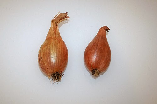 Échalotes - Shallots. One of the Most Important Herbs in the French Kitchen