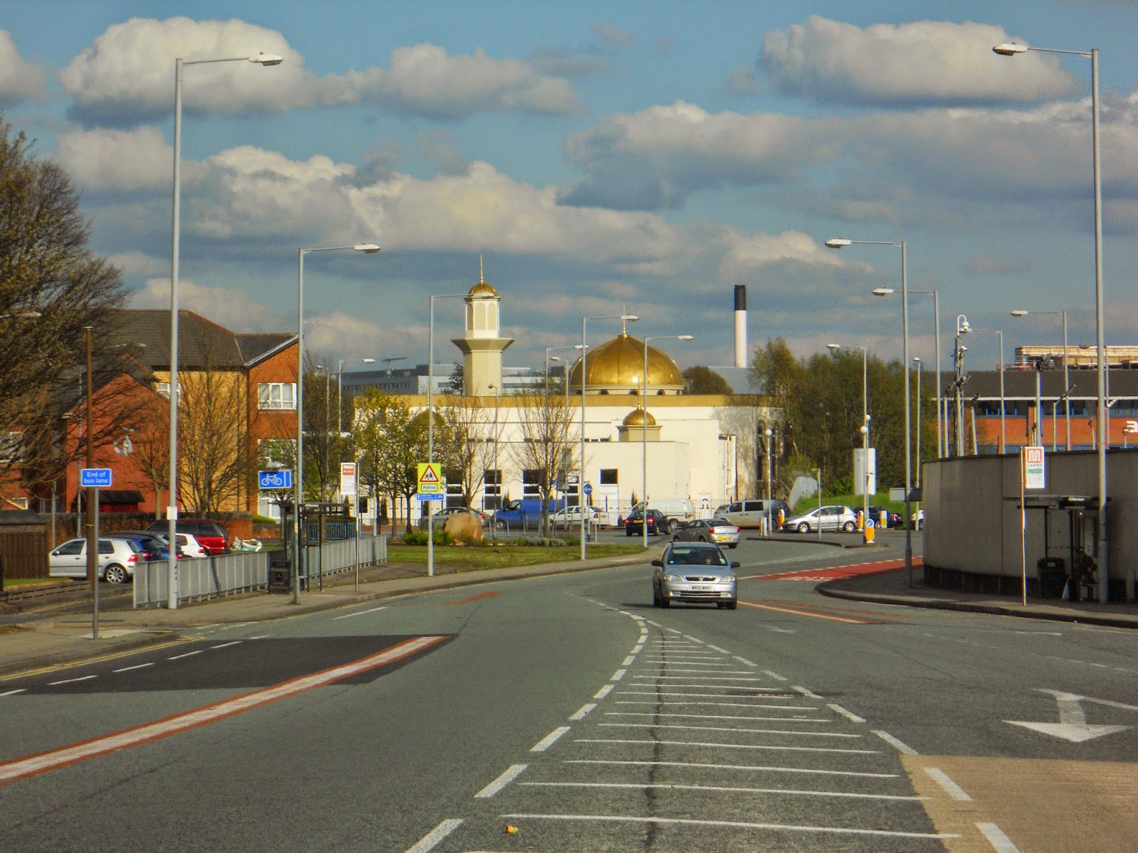 AHMADIYYA MOSQUE: Darul Aman Mosque - Manchester UK