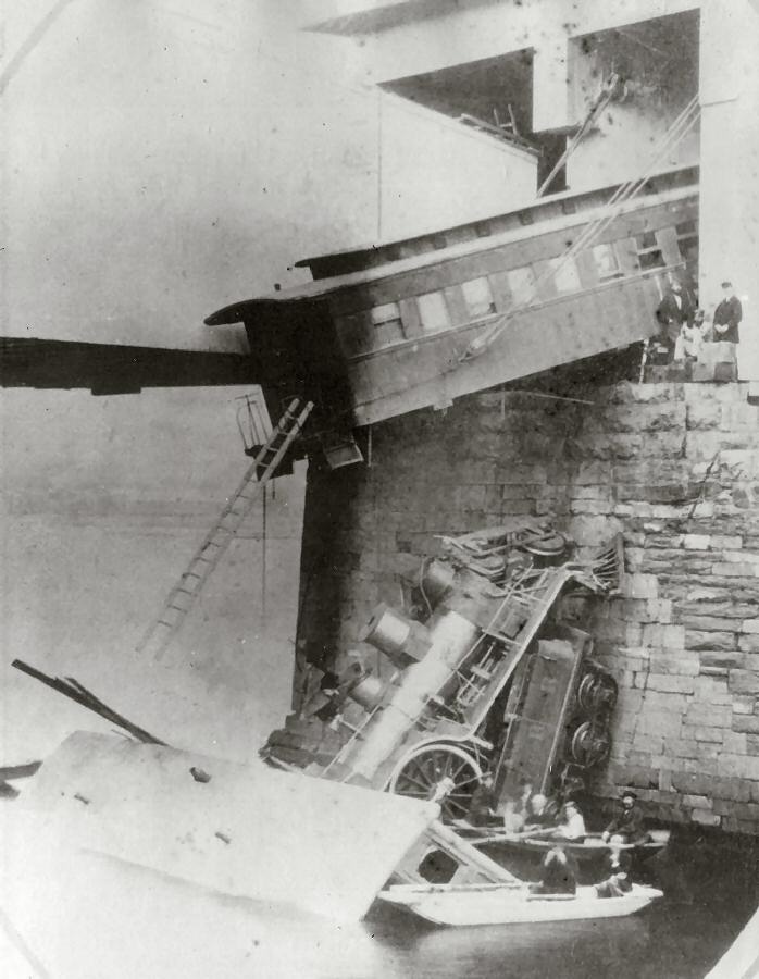 15 Vintage Photos of Terrible Steam-Train Accidents That's Hard to ...