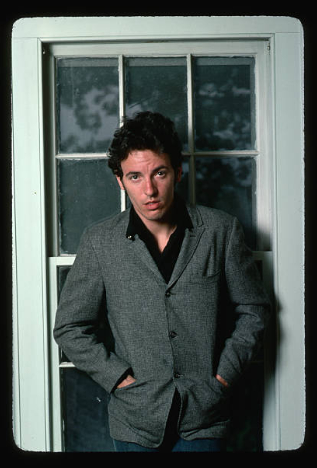 30 Studio Portraits of Bruce Springsteen Taken by Lynn Goldsmith in ...