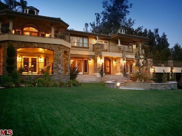 The Kardashians Fake Home in Studio City is Available Again | San ...